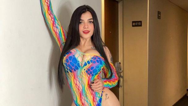 Karely Ruiz SORPRENDE a sus fans en atrevido bikini negro
