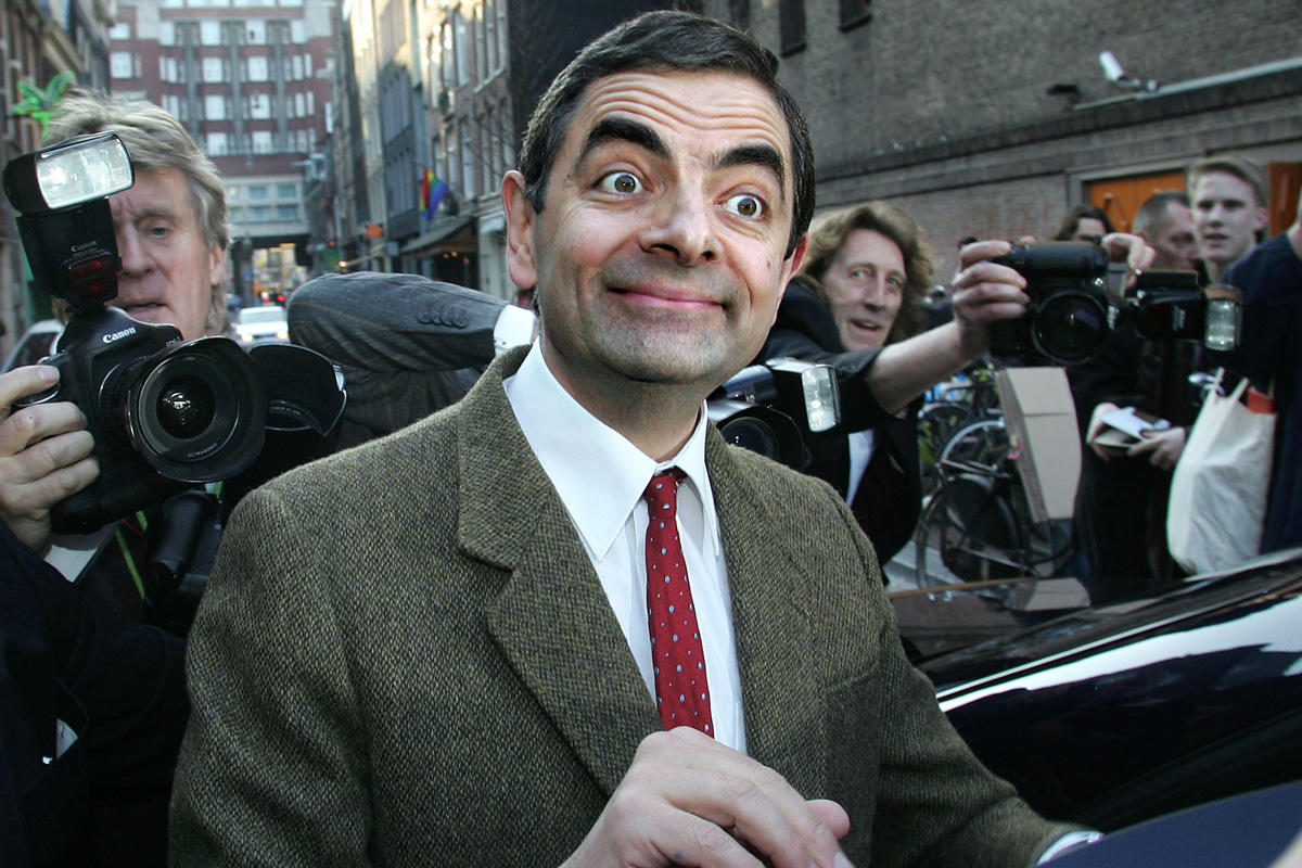 Regresa Rowan Atkinson con su parodia a James Bond