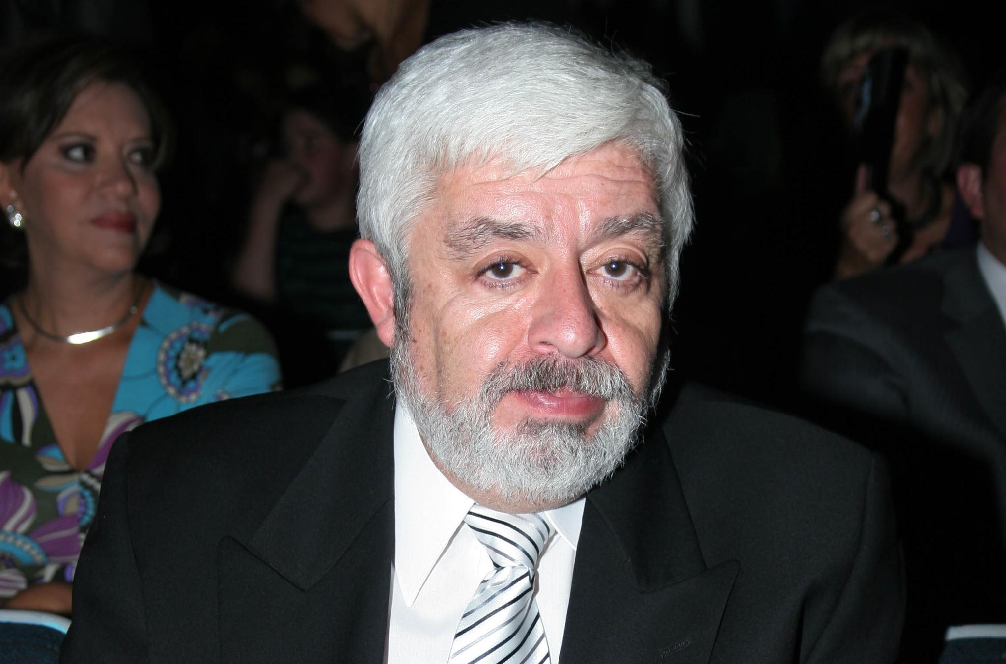 Abandona su 'casa' Jaime Maussan