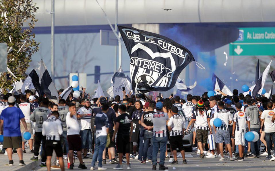 El que no salte, se va al Volcán, afición Rayada calienta posible Final ...