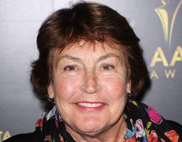 Muere intérprete del himno feminista de 1972 ‘I Am Woman’, Helen Reddy