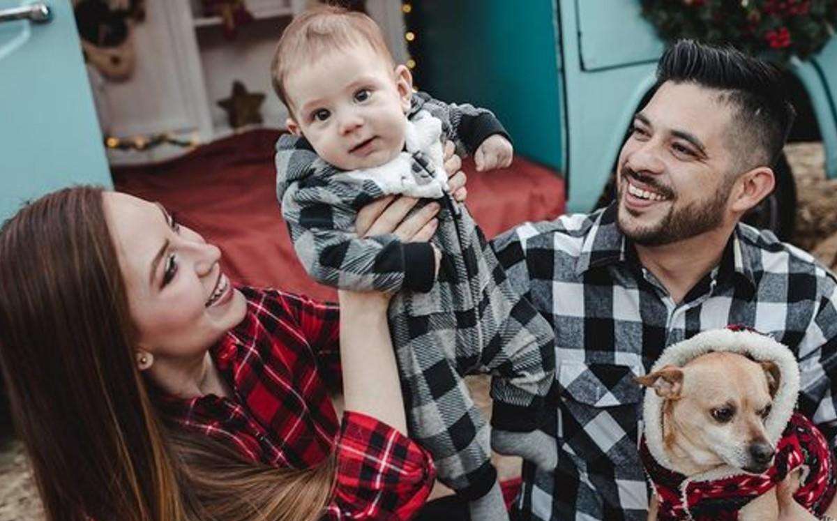 El hijo de Carlos Posadas es idéntico a él, lo comprobamos con esta foto