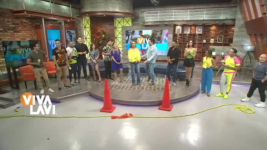 Gina Pastor recibe galardón por su trayectoria en la televisión