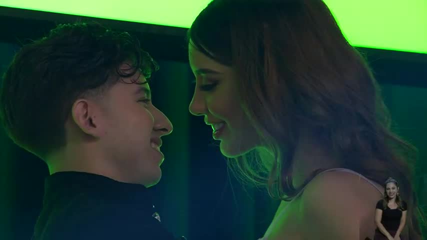 Alex vive romántico momento junto a Fernanda