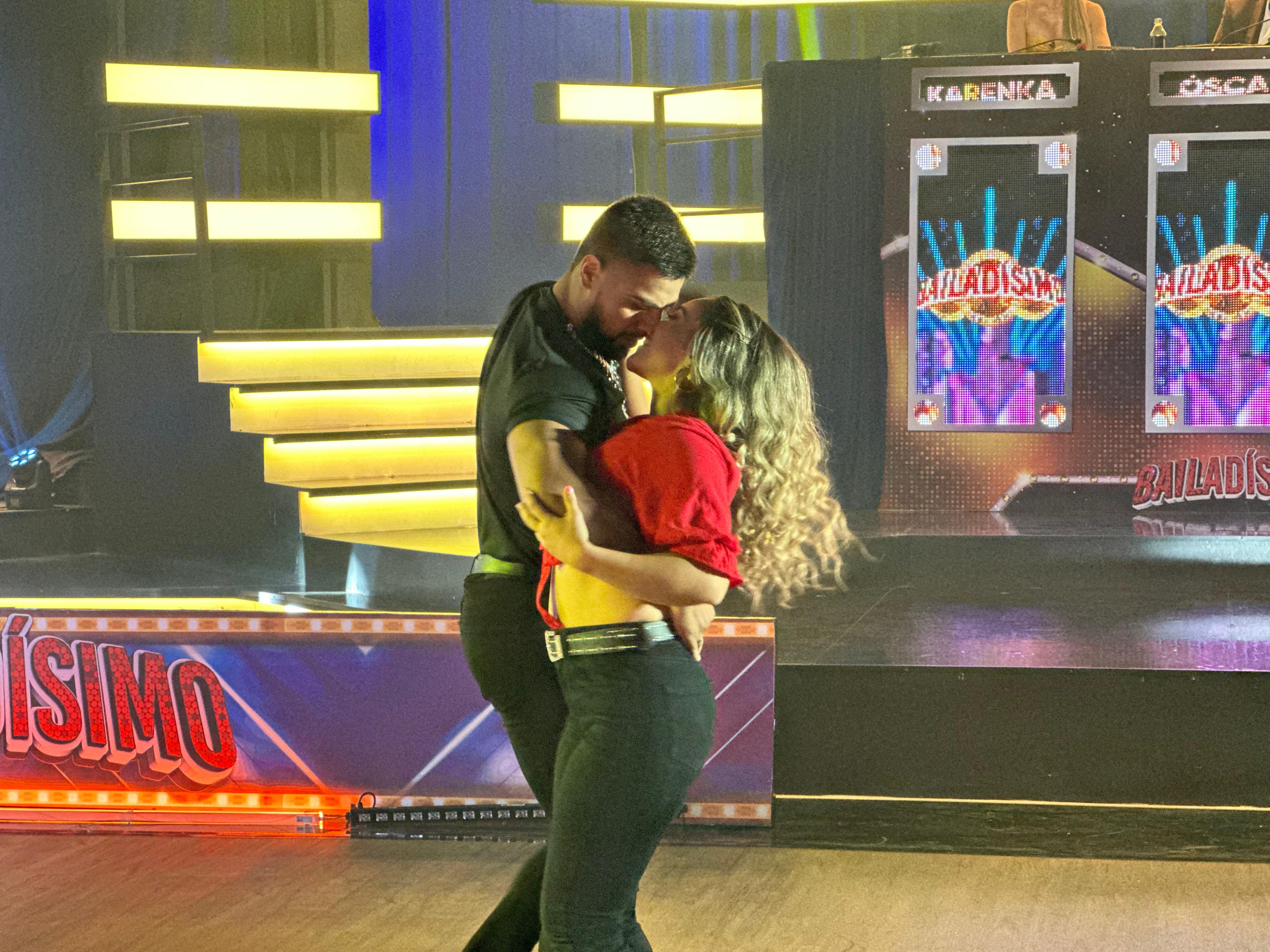 Ayleen y André viven su 'Amor prohibido' en la pista