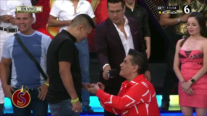 Jerry Garza le pide matrimonio a su pareja