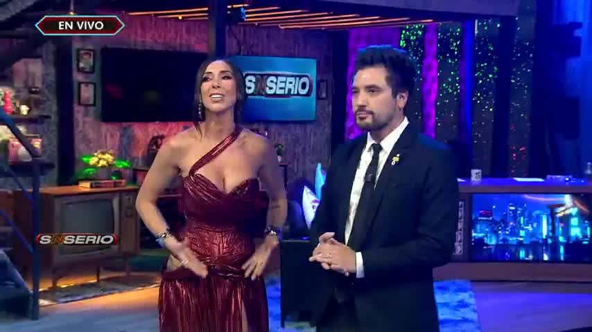 Danik Michell derrocha sensualidad en 'SNSerio'