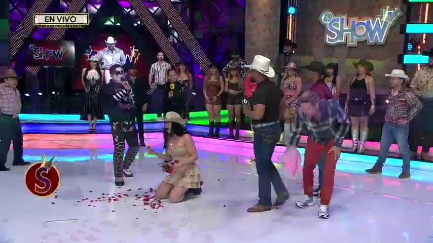 'Mafioso' arruina flores de regalo para Ruby