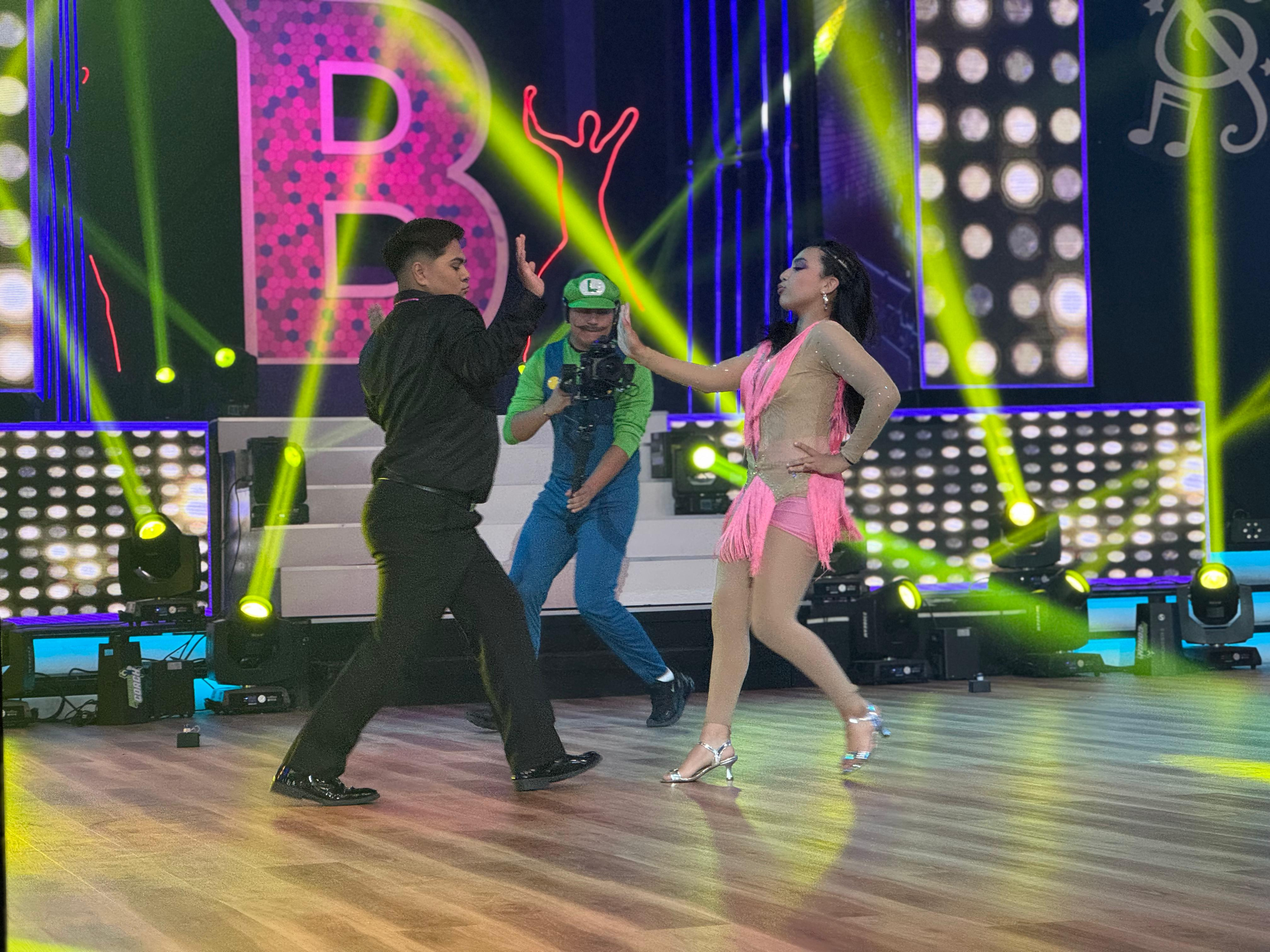 Andrea y Lázaro al ritmo de Cha cha chá